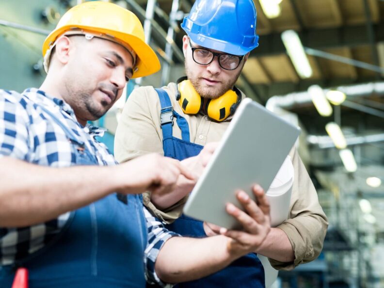 How to become a field service technician | Resco